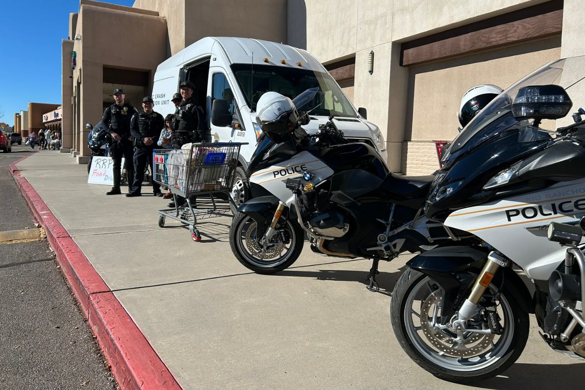 Rio Rancho police food drive collects over 9,000 pounds - Sandoval Signpost